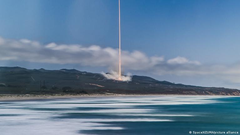 Fact check: Maui fires caused by directed energy weapons? – DW – 08/17/2023