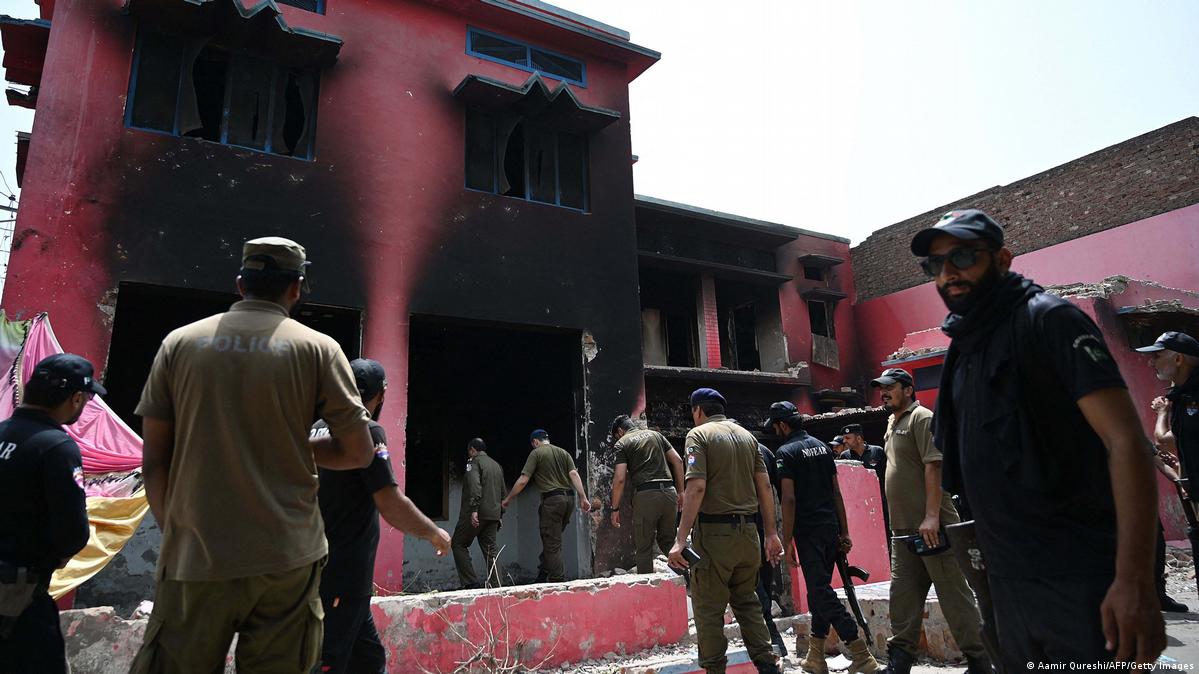 How Pakistan's blasphemy laws stir vigilante violence – DW – 08/21/2023