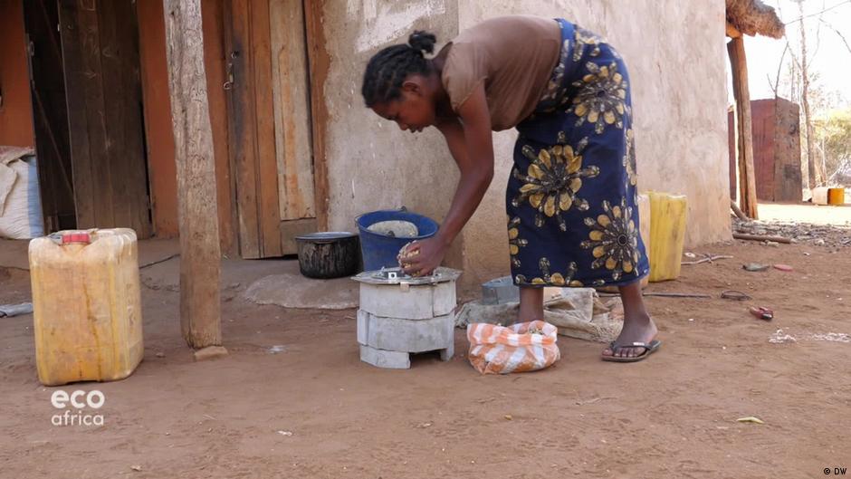 Cooking with grass pellets in Madagascar – DW – 08/21/2023