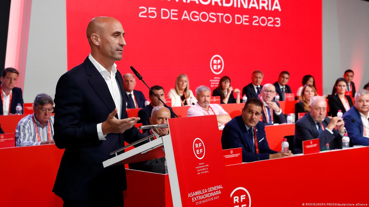 Spain football boss Rubiales refuses to quit over kiss