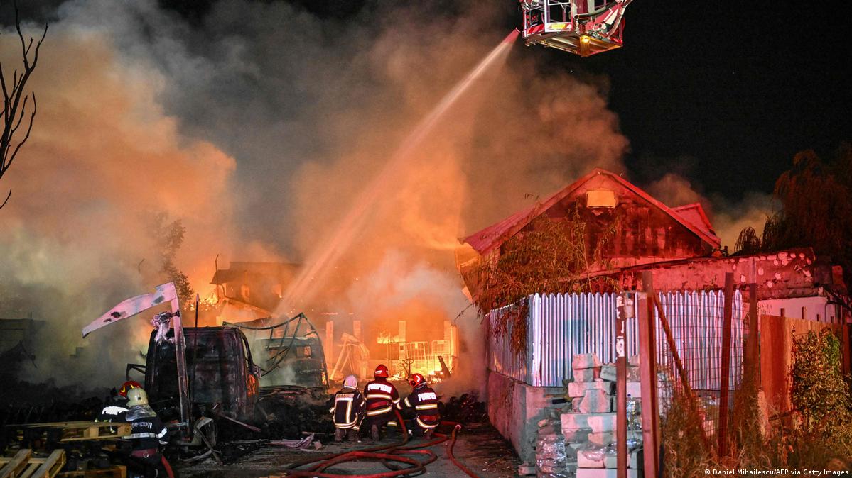 Romania: Deadly explosions hit gas station near Bucharest – DW – 08/27/2023