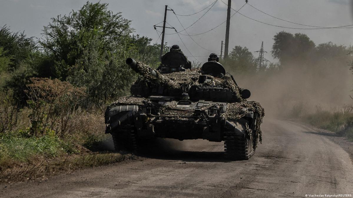 Ukraine updates: Kyiv says its troops pushing past Robotyne – DW – 08 ...