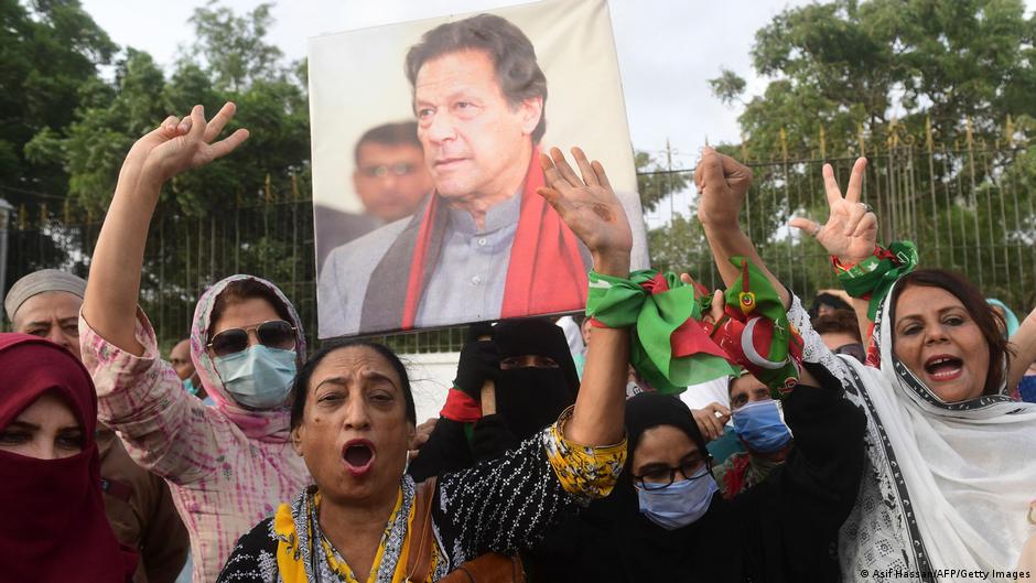Pakistan: PTI supporters decry pre-election crackdown – DW – 01/16/2024