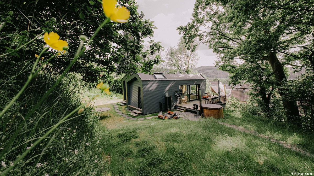 Tiny House Concerts sprengen die Grenzen der Klassik – DW – 01.09.2023