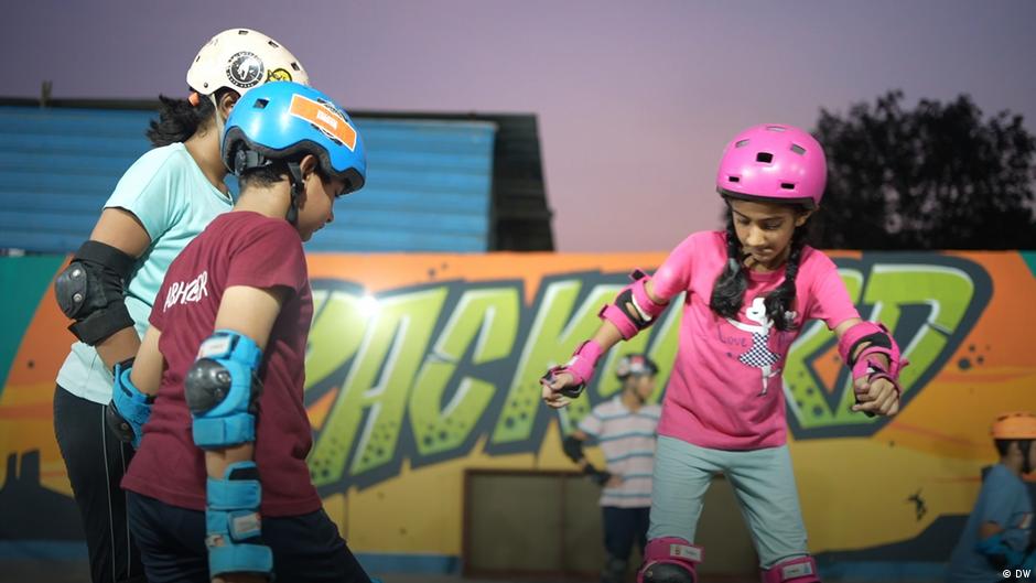 India's skateboard culture takes off at Delhi park – DW – 08/30/2023