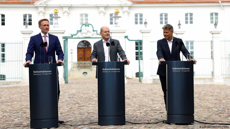 German government pledges to cut taxes, bureaucracy – DW – 08/30/2023