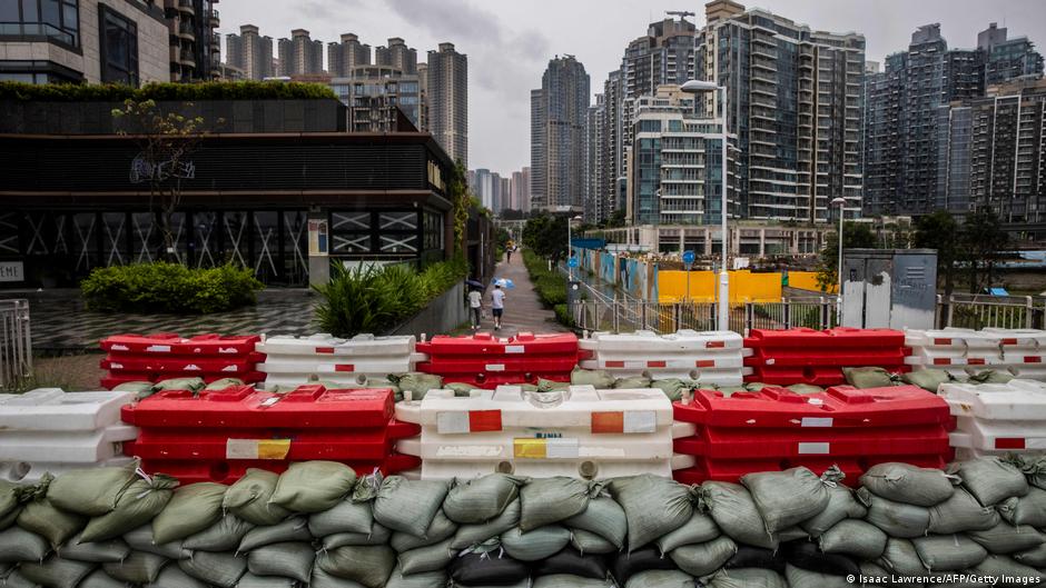 China zittert vor Taifun "Saola" – DW – 01.09.2023