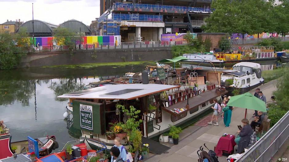 Britain: The floating bookstore – DW – 09/14/2023