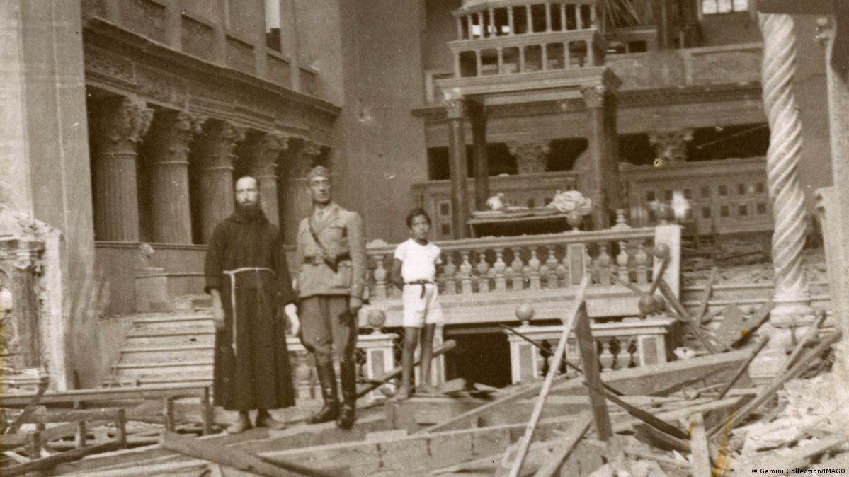 Catholic Church hid Jews from Nazis in Rome, research shows – DW – 09 ...