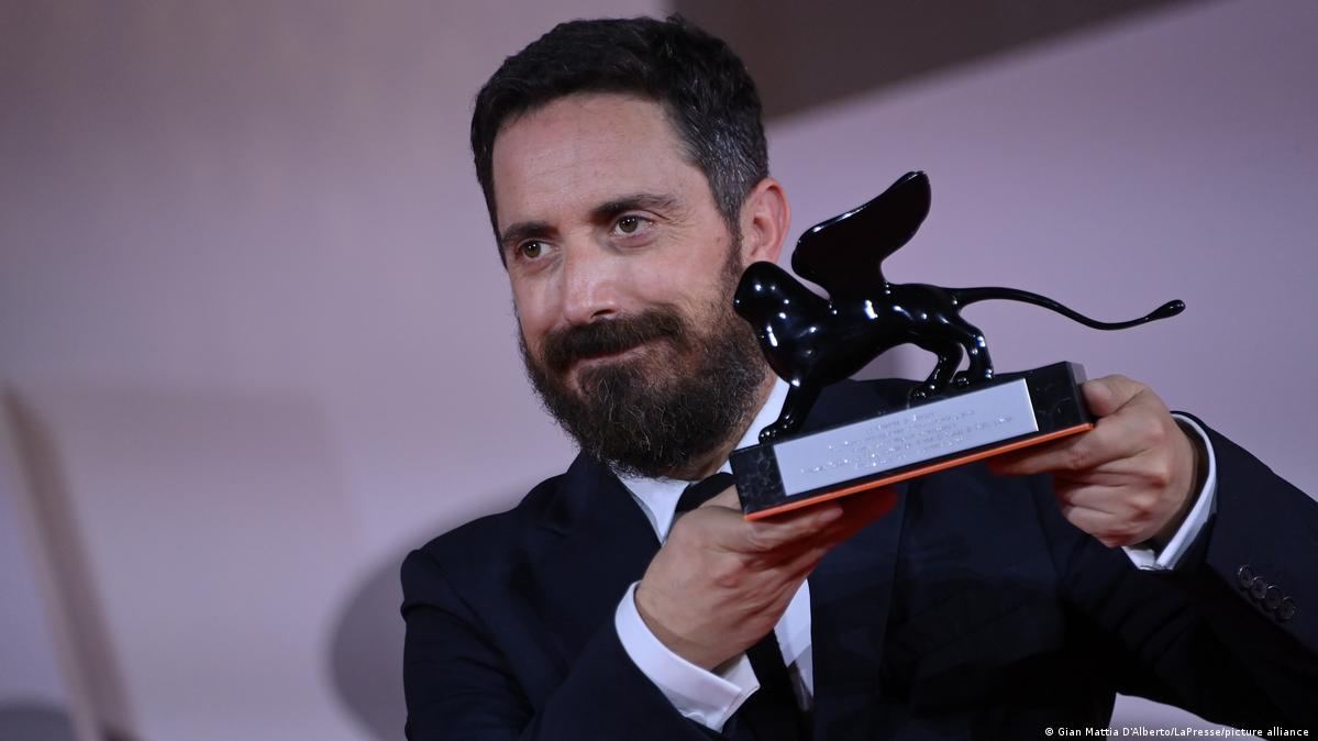 Pablo Larraín y Guillermo Calderón: mejor guión en Venecia – DW – 09/09 ...