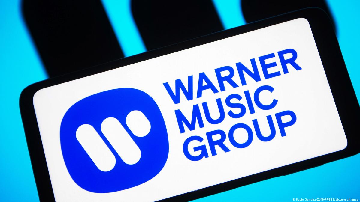 Warner firma contrato de discos con cantante creada por IA – DW – 11/09 ...