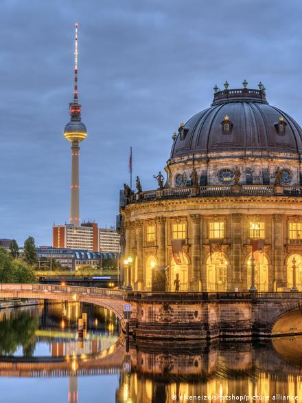 Berlin Background PRIMAVERA Berlin Grunewald Buy New Build