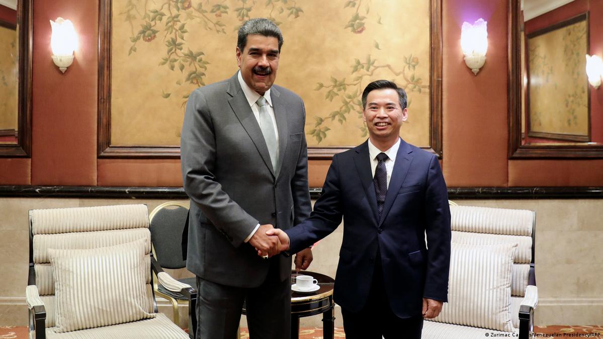 Maduro ensalza a China como “mayor fuerza de desarrollo”