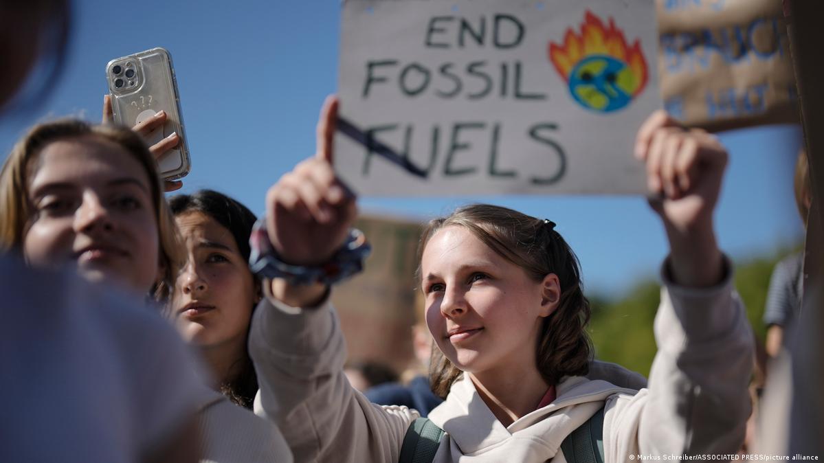 Fridays for Future in Germany has a new strategy – DW – 03/01/2024