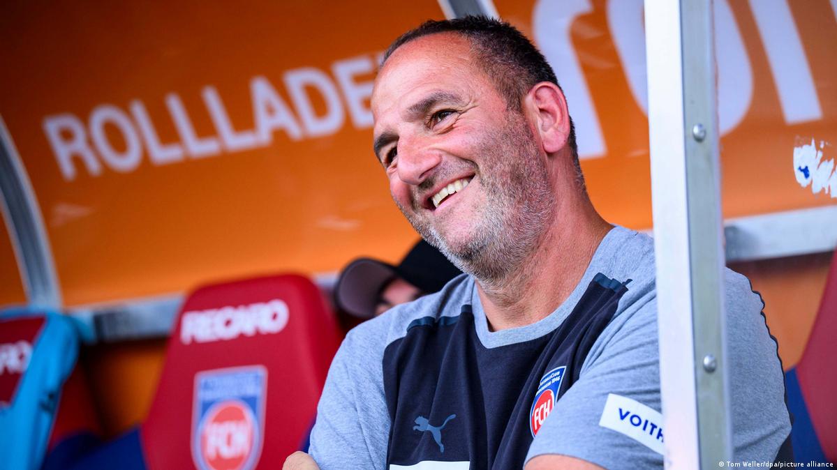 Frank Schmidt: Rekordtrainer mit tiefen Wurzeln – DW – 17.09.2023