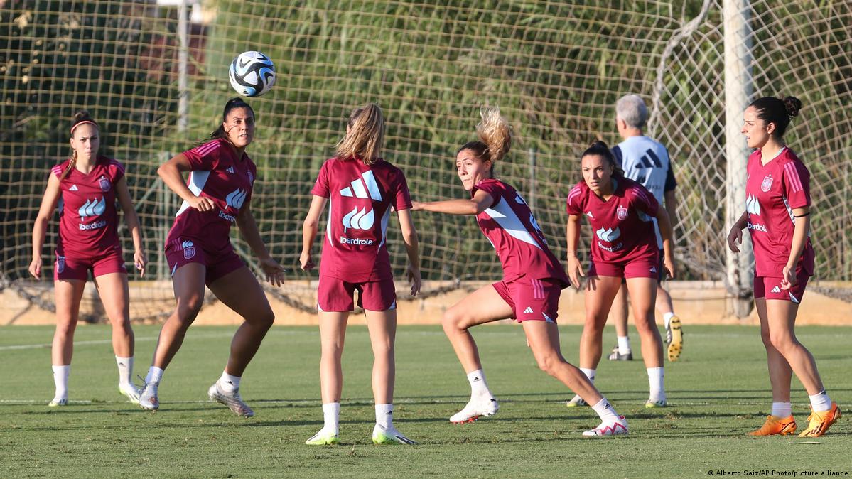 Spain squad agree to play after negotiations – DW – 09/20/2023