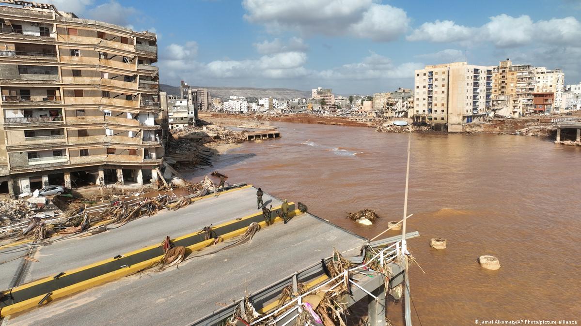 Libya orders arrest of 8 officials over flood disaster – DW – 09/25/2023