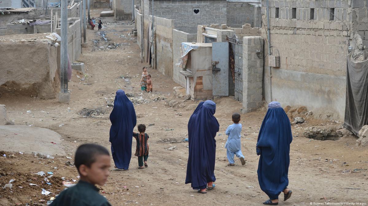 Can Pakistan deport 1.7 million Afghan refugees?