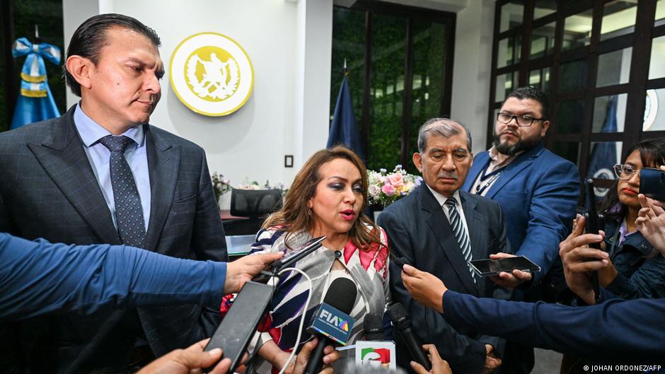 Prosecutors seize election documents from Guatemala court