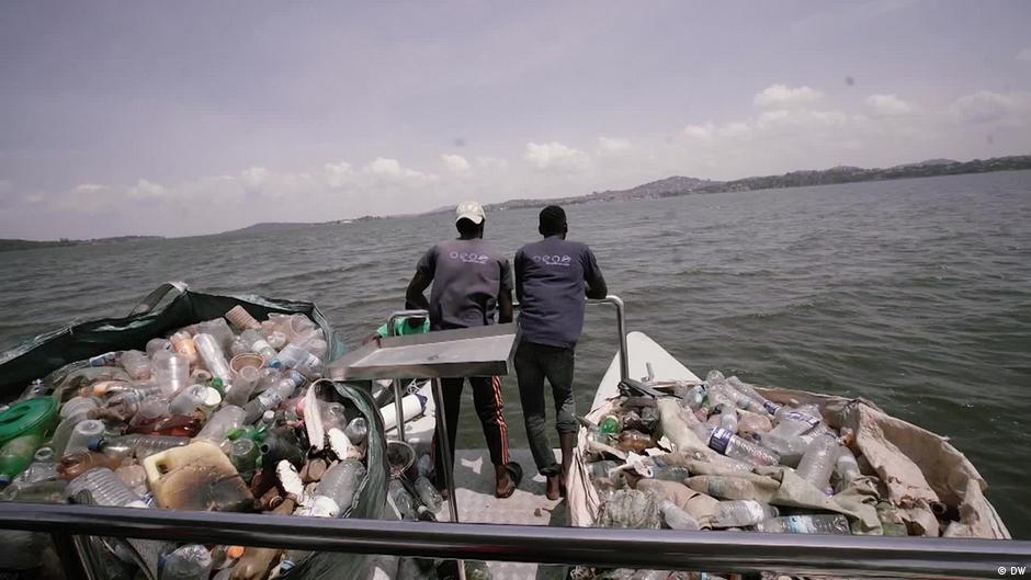 Clearing plastic waste out of Lake Victoria – DW – 11/21/2023