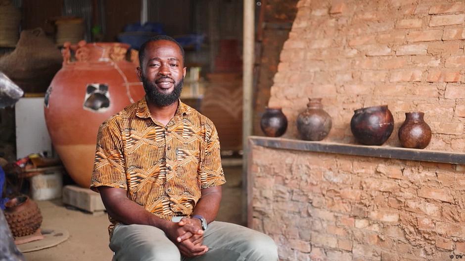 Ghanaian potter takes on traditional woman's domain