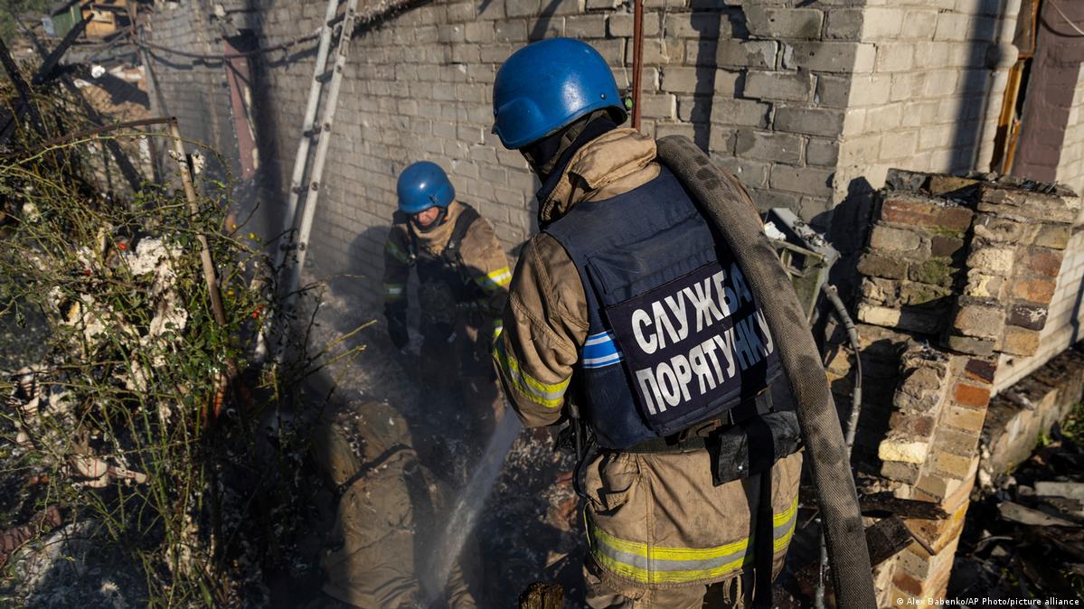 РФ ударила дронами по обєкту інфраструктури на Львівщині Dw 05 12 2023