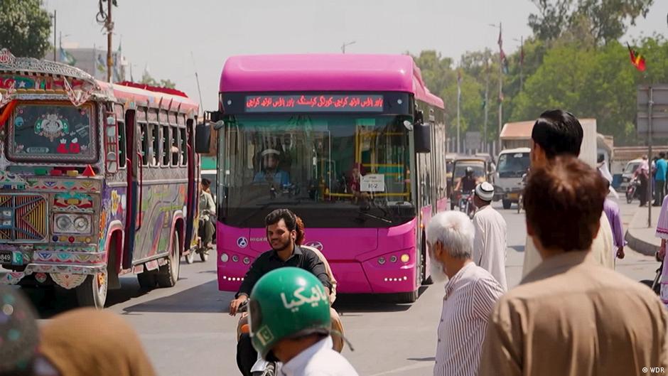 Pakistan’s Pink Buses: A safe space for women – DW – 11/16/2023