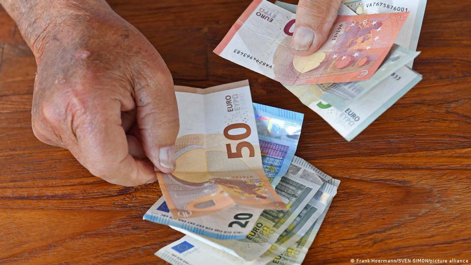 Nemačka: posle 45 godina rada penzija manja od 1.200 evra – DW – 23. 7 ...