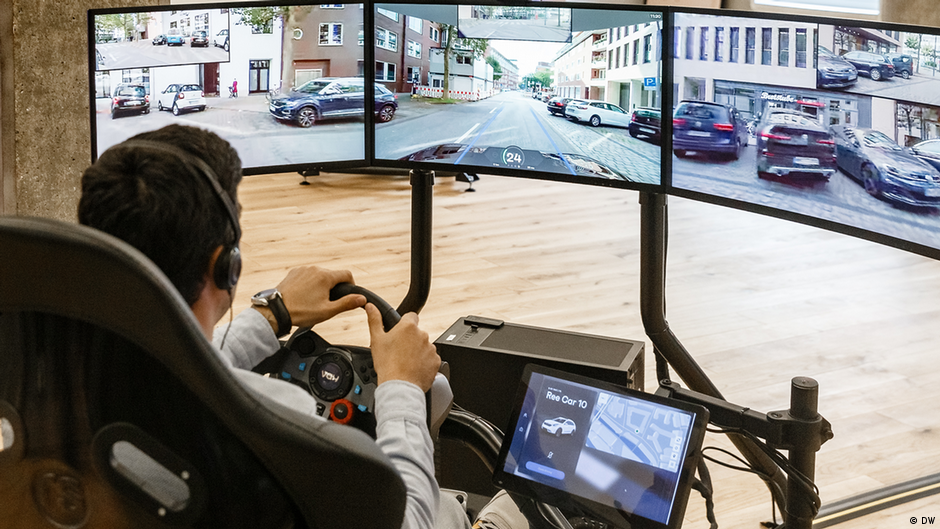 Autos por control remoto – DW – 11/10/2023