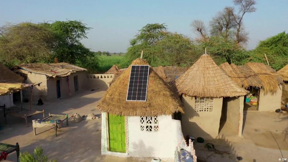 Off grid: How renewables changed a remote Pakistan village – DW – 10/15 ...