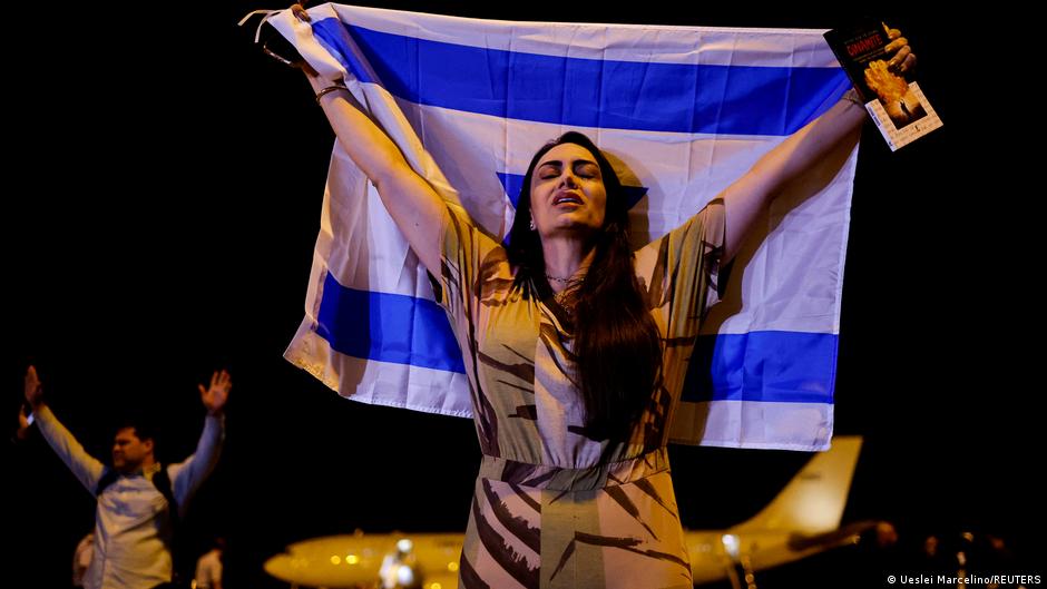 A situação dos brasileiros em Israel e na Faixa de Gaza – DW – 12/10/2023