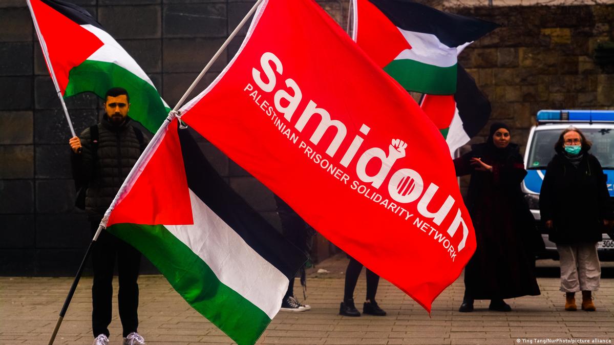 Germany takes steps to restrict Hamas support, ban Samidoun – DW – 10 ...