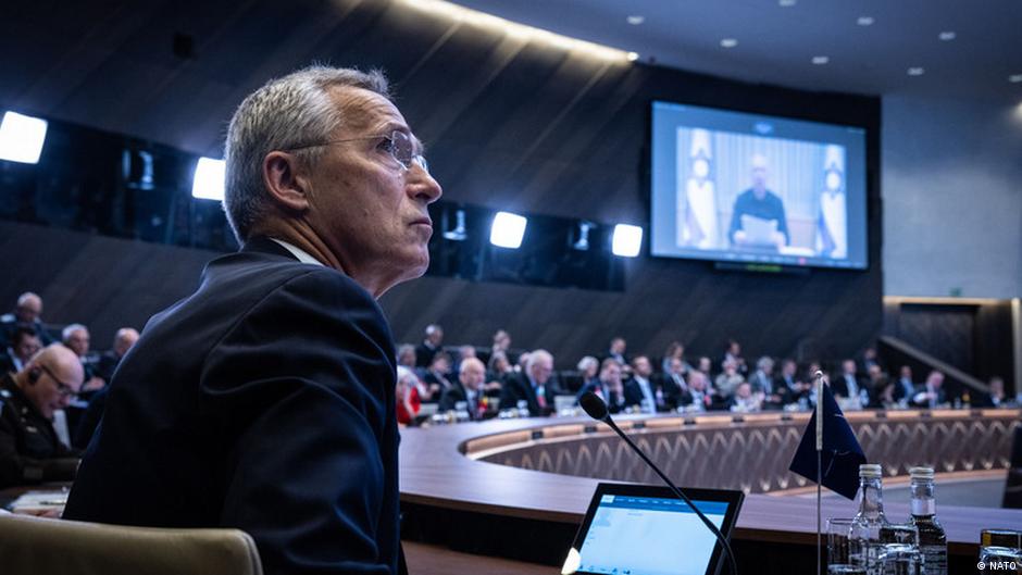 NATO-Chef im DW-Interview: Israel in extrem schwieriger Lage – DW – 12. ...