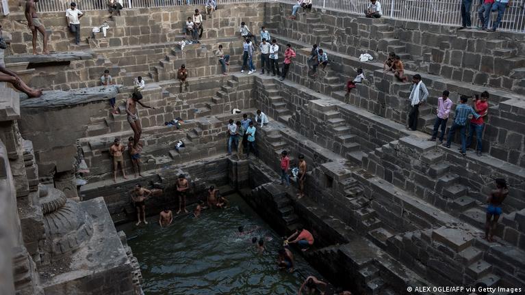 Can India's ancient stepwells solve its water crisis? – DW – 10/13/2023