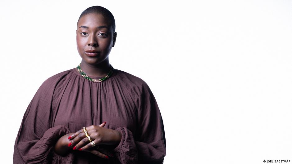 Elle parle de sexe sans complexe – DW – 17/10/2023