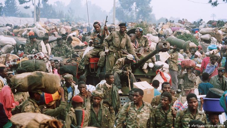 Ruandês condenado a prisão perpétua por genocídio de 1994 – DW – 22/12/2023