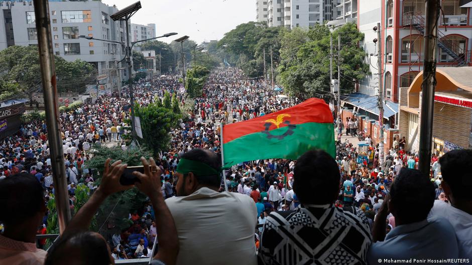 Bangladesh anti-government protests turn violent – DW – 10/28/2023