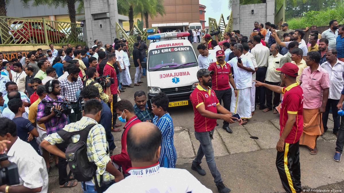 Blast kills 3 at Christian gathering in India – DW – 10/30/2023