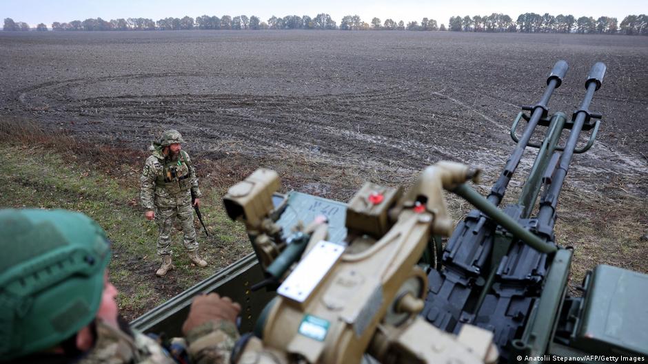 Ukrainian air defense fights on — for now – DW – 01/05/2024