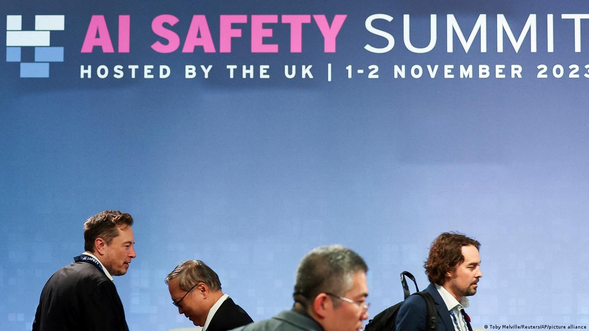 AI summit in UK seeks global consensus on mitigating risk – DW – 11/01/2023