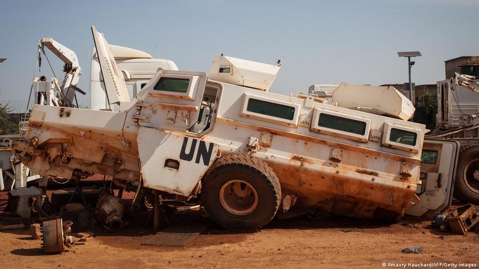 Mali: 15 UN peacekeepers injured as rebels target convoy – DW – 11/04/2023
