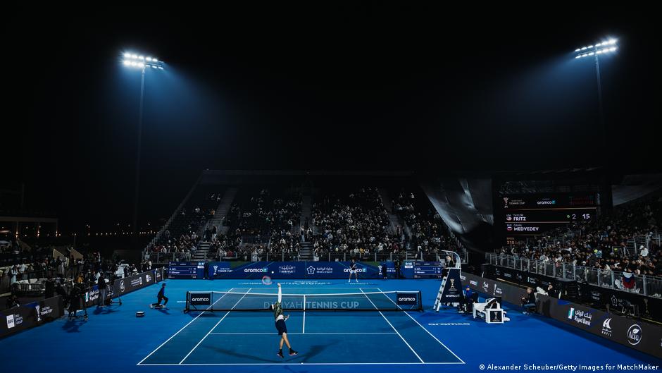 Report: Saudi Arabia-ATP talks could change men's tennis – DW – 11/07/2023