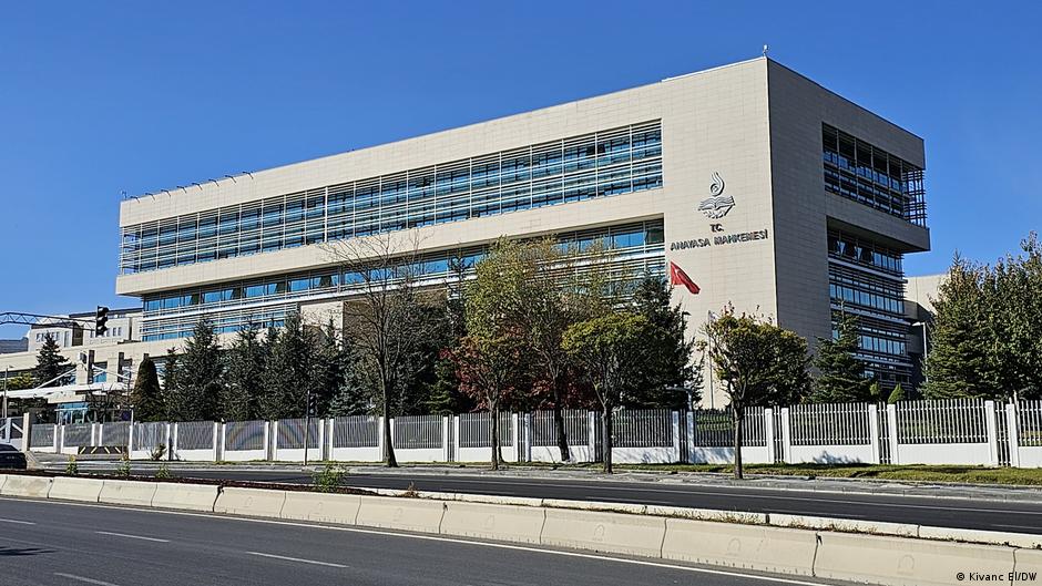 AYM ile Yargıtay arasında Can Atalay krizi – DW – 08.11.2023