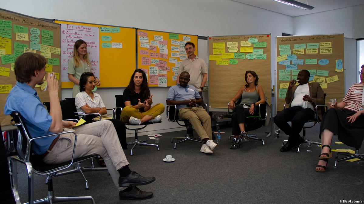 How to enhance public dialogue for governments and platforms