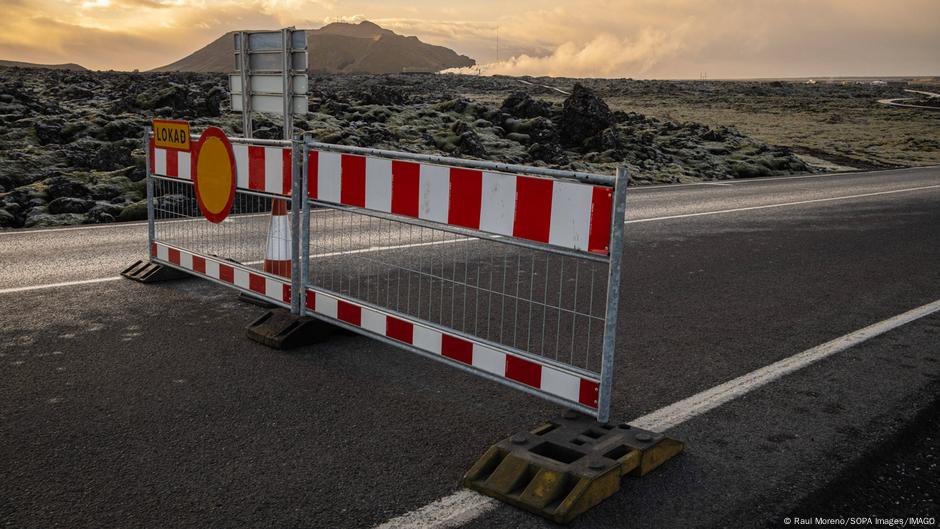 Iceland Evacuates Town Over Threat Of Volcanic Eruption Dw 11 12 2023