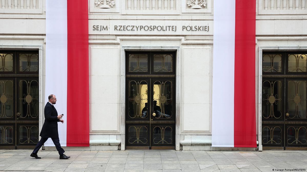 Poland: Opposition politician elected speaker of parliament – DW – 11 ...