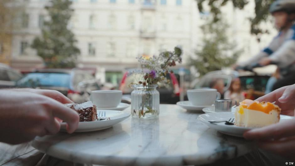 One Sunday in the life of an average German – DW – 11/21/2023