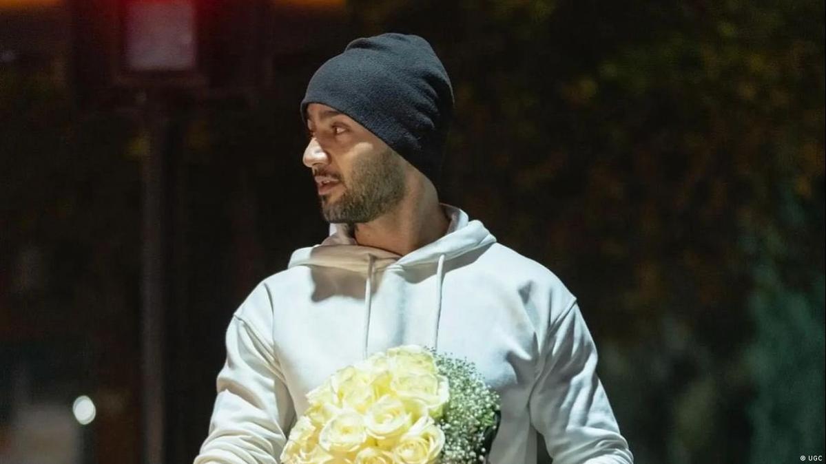 Irán absuelve a rapero Tomaj Salehi de la pena de muerte – DW – 15/08/2024