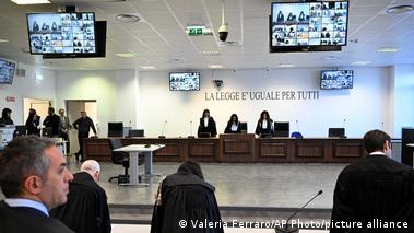 Italy mafia trial: 'Ndrangheta bosses get lengthy jail terms – DW – 11 ...
