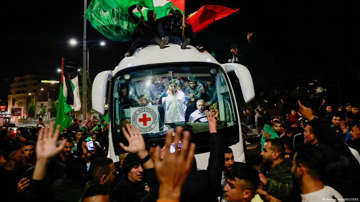 Hamas ta sako mutane 17 a mataki na 3 na musaya da Isra'ila